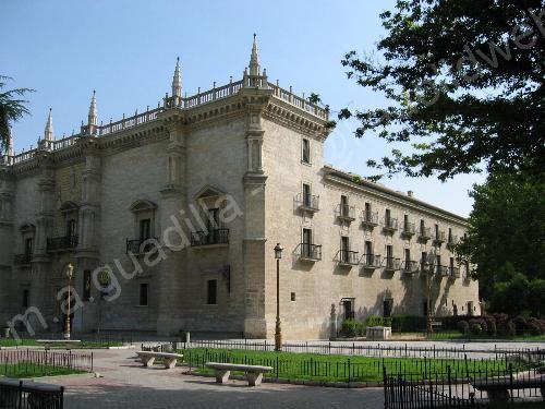 Valladolid - Web - MONUMENTOS Y EDIFICIOS - PALACIO DE SANTA CRUZ